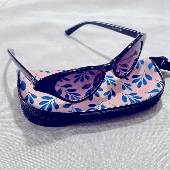 Giselle | Accessories | Giselle Cat Eye Collection Womens Black ...